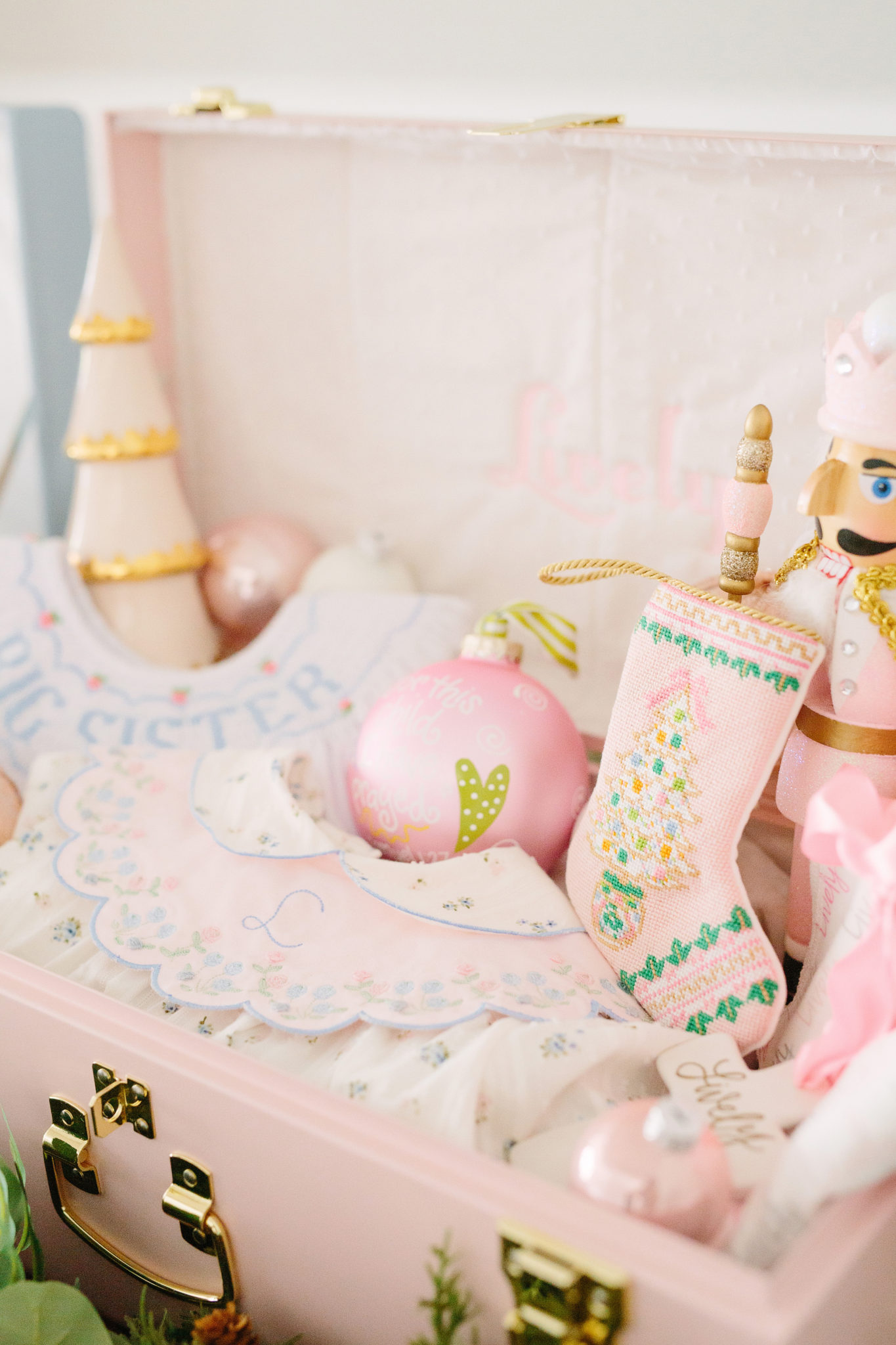 A Keepsake Trunk for Baby’s 1st Christmas